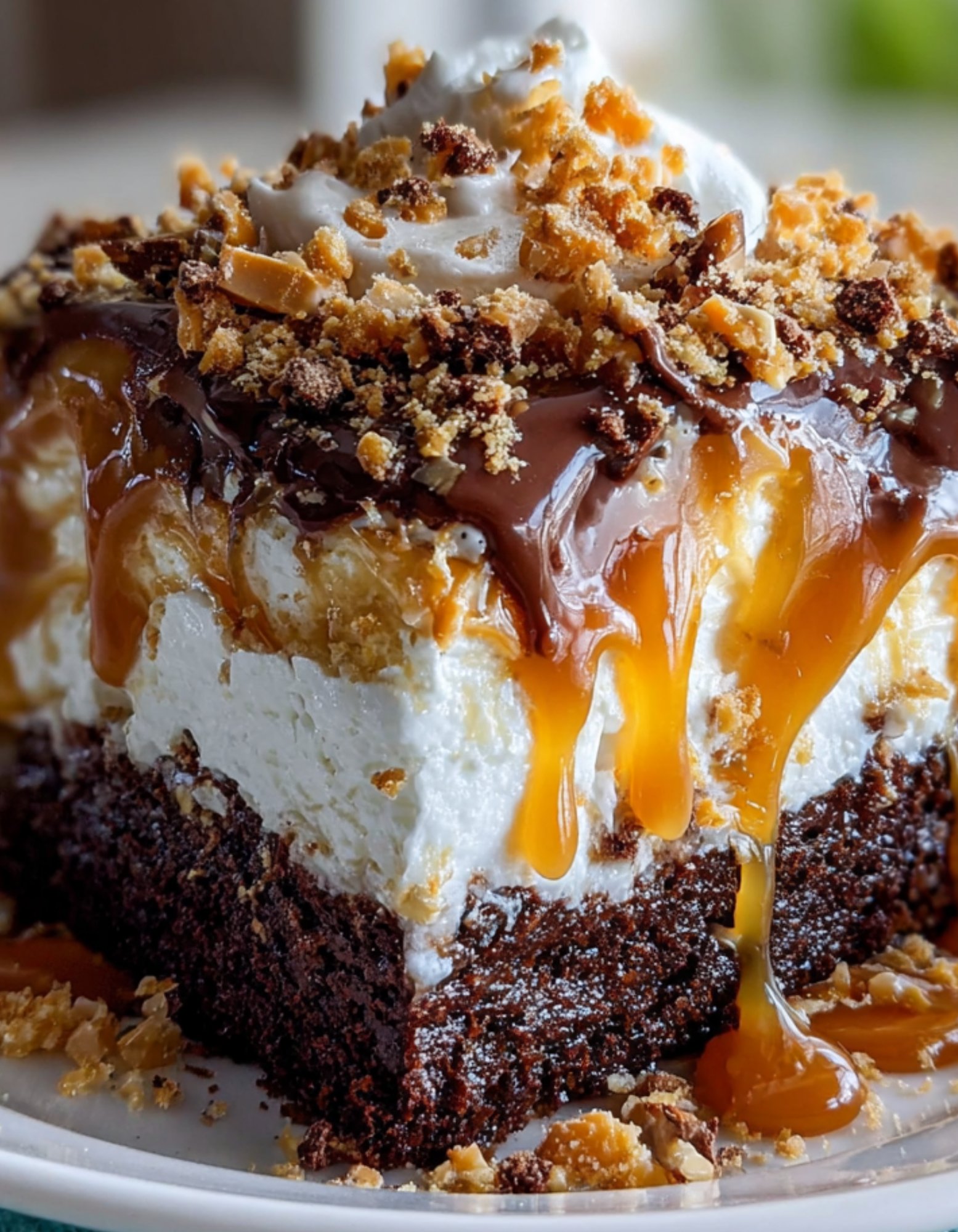 Chocolate Caramel Toffee Poke Cake: An Irresistible Delight! - Recipe ...